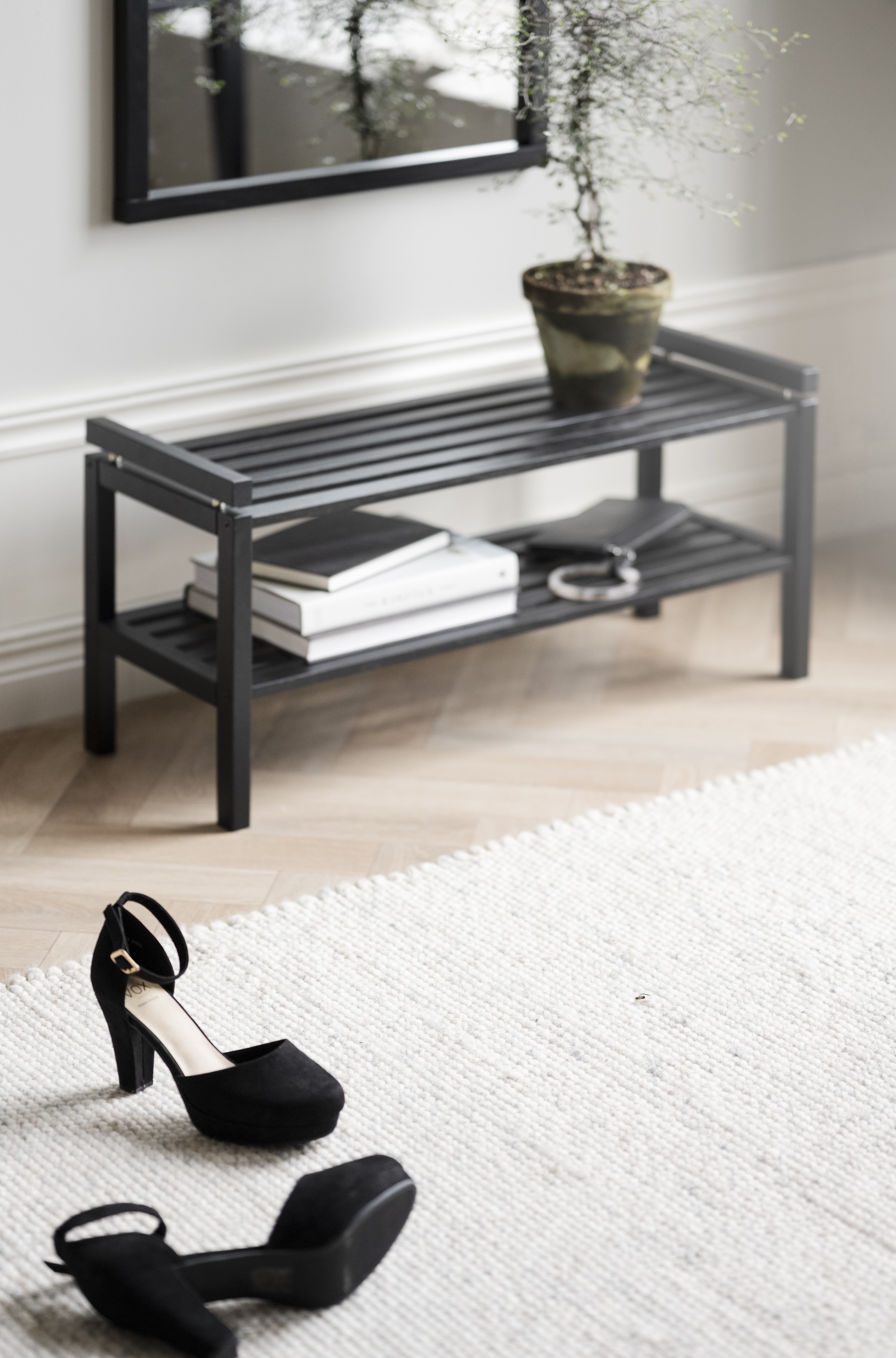 Rowico Home Confetti Skohylla Svart 80cm - Sleepo