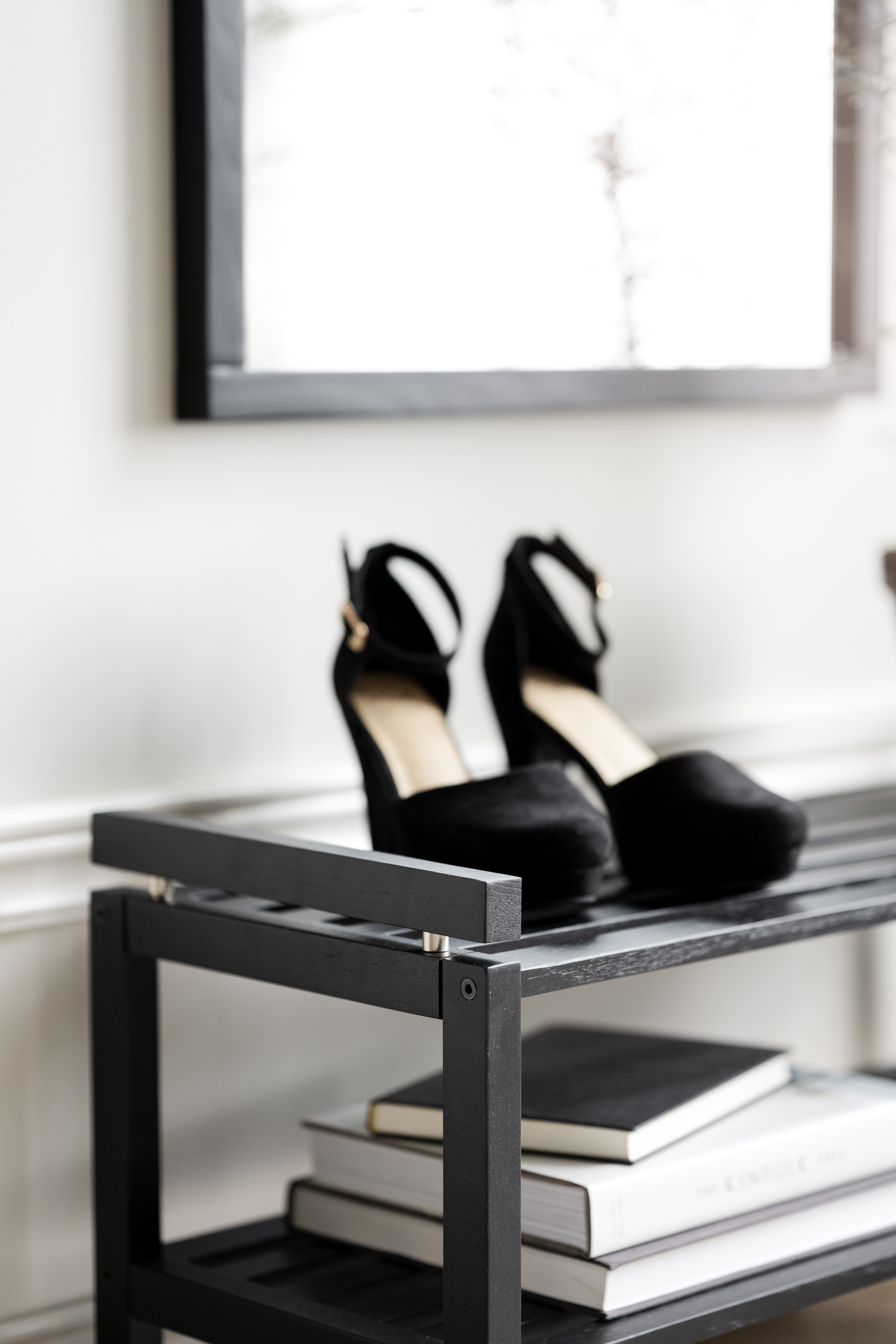 Rowico Home Confetti Skohylla Svart 80cm - Sleepo